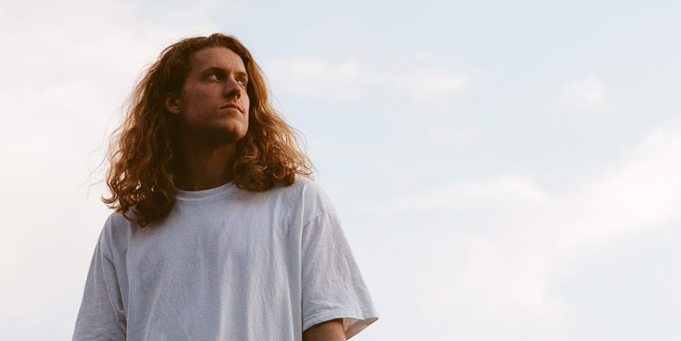 Interview: Chris Godfrey Captures Toronto In "I'm Through" Video - ohestee